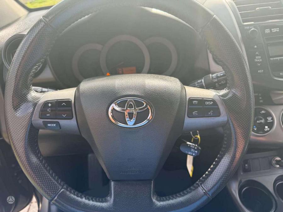 Brūns Toyota RAV4 2011 Tauragė, ar dzinēja tilpumu 2.20 L un nobraukumu 206 tūkst. km par 7500 €, foto 17 vietnē AUTOMOTO.COM.LV