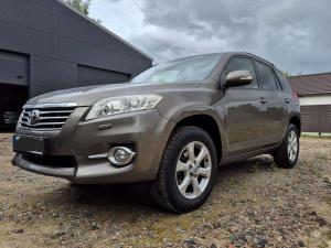Brown Toyota RAV4 2011 in Silute, with an engine capacity of 0.00 L and mileage of 230 thousand km for 7500 €, photo 4 on AUTOMOTO.COM.LV