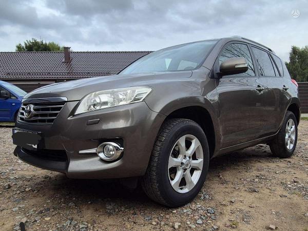 Brown Toyota RAV4 2011 in Silute, with an engine capacity of 0.00 L and mileage of 230 thousand km for 7500 €, photo 5 on AUTOMOTO.COM.LV