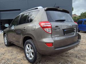 Brown Toyota RAV4 2011 in Silute, with an engine capacity of 0.00 L and mileage of 230 thousand km for 7500 €, photo 9 on AUTOMOTO.COM.LV