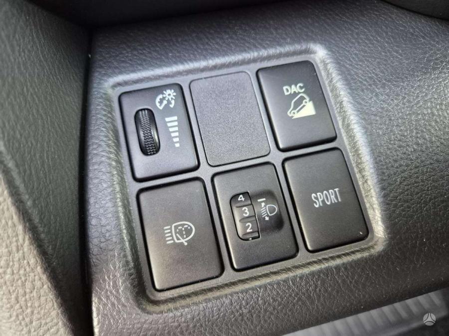 Brown Toyota RAV4 2011 in Silute, with an engine capacity of 0.00 L and mileage of 230 thousand km for 7500 €, photo 16 on AUTOMOTO.COM.LV