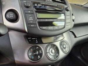 Brown Toyota RAV4 2011 in Silute, with an engine capacity of 0.00 L and mileage of 230 thousand km for 7500 €, photo 17 on AUTOMOTO.COM.LV