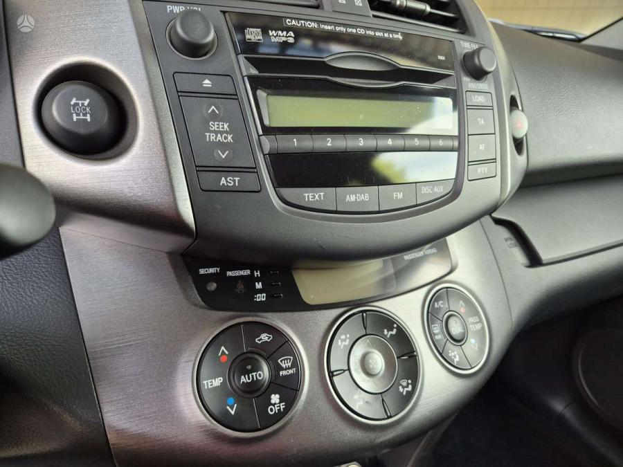 Brown Toyota RAV4 2011 in Silute, with an engine capacity of 0.00 L and mileage of 230 thousand km for 7500 €, photo 17 on AUTOMOTO.COM.LV
