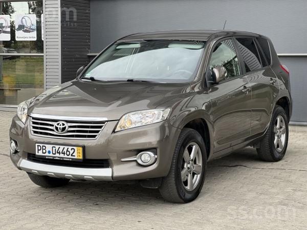 Brūns Toyota RAV4 2012 Jēkabpils, ar dzinēja tilpumu 2.20 L un nobraukumu 219 tūkst. km par 8490 €, foto 3 vietnē AUTOMOTO.COM.LV