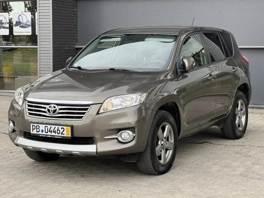 Brūns Toyota RAV4 2012 Jēkabpils, ar dzinēja tilpumu 2.20 L un nobraukumu 219 tūkst. km par 8490 €, foto 4 vietnē AUTOMOTO.COM.LV
