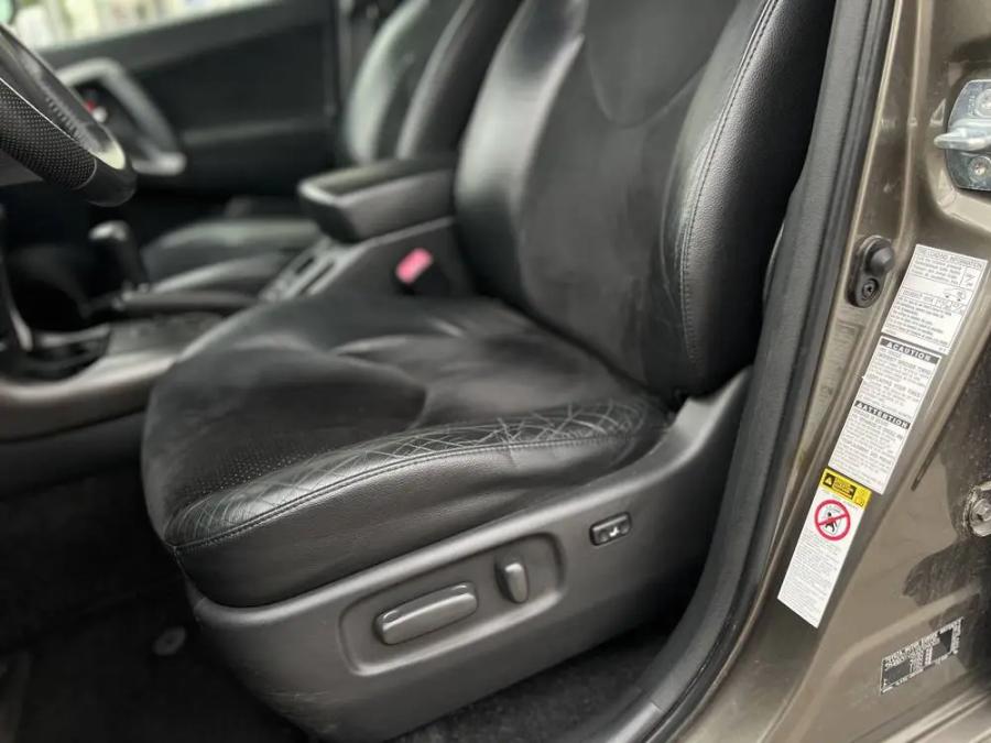 Brūns Toyota RAV4 2012 Jēkabpils, ar dzinēja tilpumu 2.20 L un nobraukumu 219 tūkst. km par 8490 €, foto 12 vietnē AUTOMOTO.COM.LV