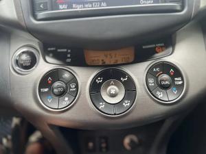 Brūns Toyota RAV4 2012 Jēkabpils, ar dzinēja tilpumu 2.20 L un nobraukumu 219 tūkst. km par 8490 €, foto 19 vietnē AUTOMOTO.COM.LV