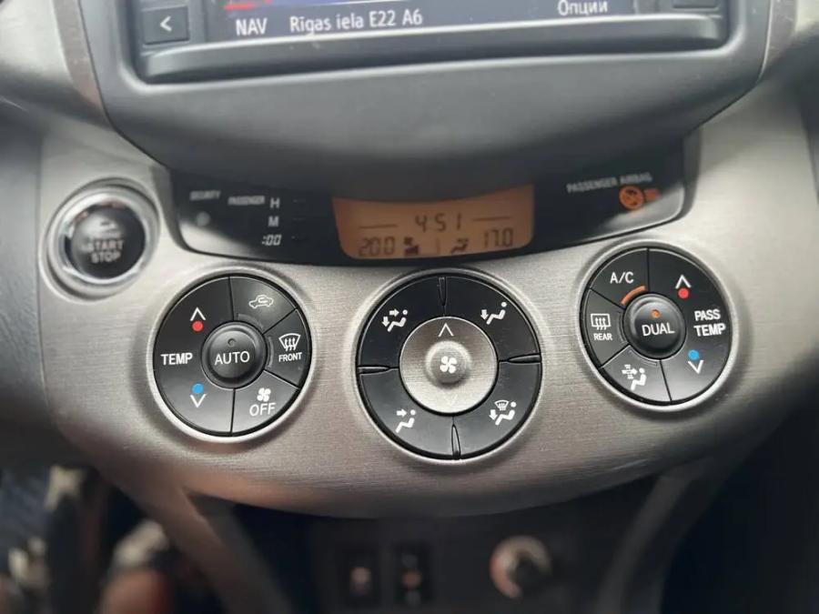 Brūns Toyota RAV4 2012 Jēkabpils, ar dzinēja tilpumu 2.20 L un nobraukumu 219 tūkst. km par 8490 €, foto 19 vietnē AUTOMOTO.COM.LV