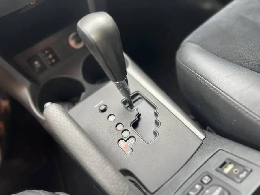 Brūns Toyota RAV4 2012 Jēkabpils, ar dzinēja tilpumu 2.20 L un nobraukumu 219 tūkst. km par 8490 €, foto 20 vietnē AUTOMOTO.COM.LV