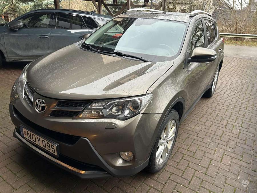 Brūns Toyota RAV4 2013 Alīta, ar dzinēja tilpumu 2.23 L un nobraukumu 278 tūkst. km par 11000 €, foto 1 vietnē AUTOMOTO.COM.LV
