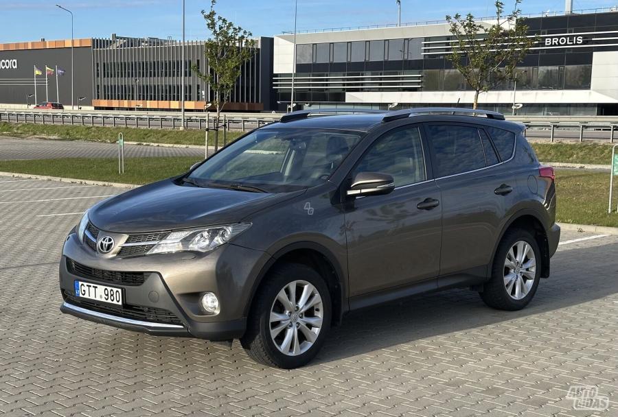 Brūns Toyota RAV4 2013 Viļņa, ar dzinēja tilpumu 2.20 L un nobraukumu 167 tūkst. km par 12000 €, foto 1 vietnē AUTOMOTO.COM.LV
