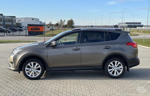 Brūns Toyota RAV4 2013 Viļņa, ar dzinēja tilpumu 2.20 L un nobraukumu 167 tūkst. km par 12000 €, foto 2 vietnē AUTOMOTO.COM.LV