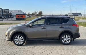 Brūns Toyota RAV4 2013 Viļņa, ar dzinēja tilpumu 2.20 L un nobraukumu 167 tūkst. km par 12000 €, foto 3 vietnē AUTOMOTO.COM.LV