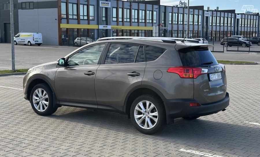 Brūns Toyota RAV4 2013 Viļņa, ar dzinēja tilpumu 2.20 L un nobraukumu 167 tūkst. km par 12000 €, foto 4 vietnē AUTOMOTO.COM.LV