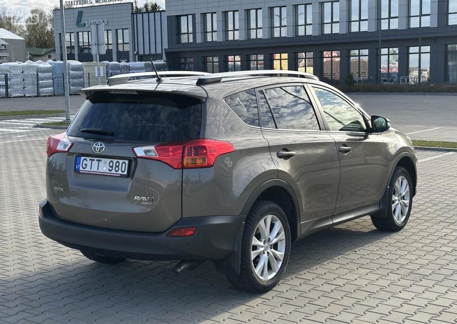Brūns Toyota RAV4 2013 Viļņa, ar dzinēja tilpumu 2.20 L un nobraukumu 167 tūkst. km par 12000 €, foto 6 vietnē AUTOMOTO.COM.LV