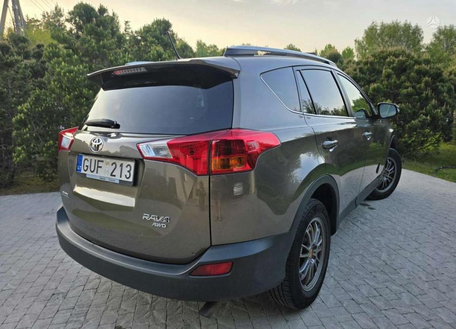 Brūns Toyota RAV4 2013 Utena, ar dzinēja tilpumu 1.99 L un nobraukumu 234 tūkst. km par 10600 €, foto 5 vietnē AUTOMOTO.COM.LV