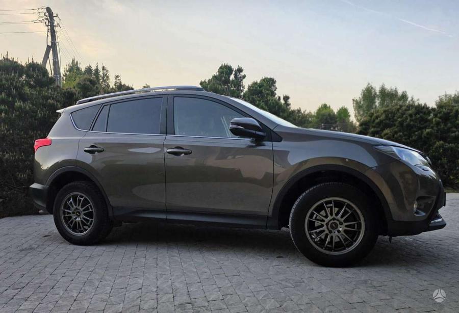Brūns Toyota RAV4 2013 Utena, ar dzinēja tilpumu 1.99 L un nobraukumu 234 tūkst. km par 10600 €, foto 6 vietnē AUTOMOTO.COM.LV
