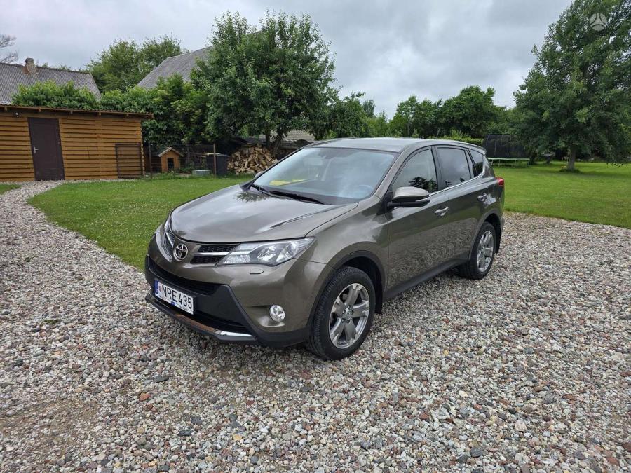Brūns Toyota RAV4 2013 Klaipėda, ar dzinēja tilpumu 2.23 L un nobraukumu 114 tūkst. km par 12150 €, foto 1 vietnē AUTOMOTO.COM.LV