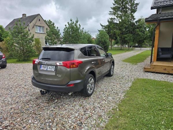 Brūns Toyota RAV4 2013 Klaipėda, ar dzinēja tilpumu 2.23 L un nobraukumu 114 tūkst. km par 12150 €, foto 5 vietnē AUTOMOTO.COM.LV