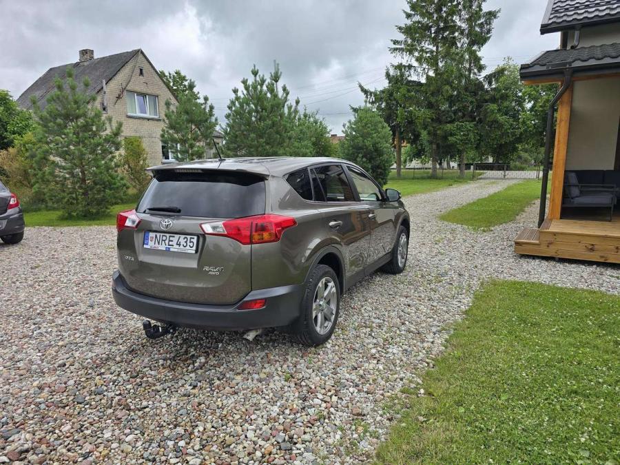 Brūns Toyota RAV4 2013 Klaipėda, ar dzinēja tilpumu 2.23 L un nobraukumu 114 tūkst. km par 12150 €, foto 6 vietnē AUTOMOTO.COM.LV