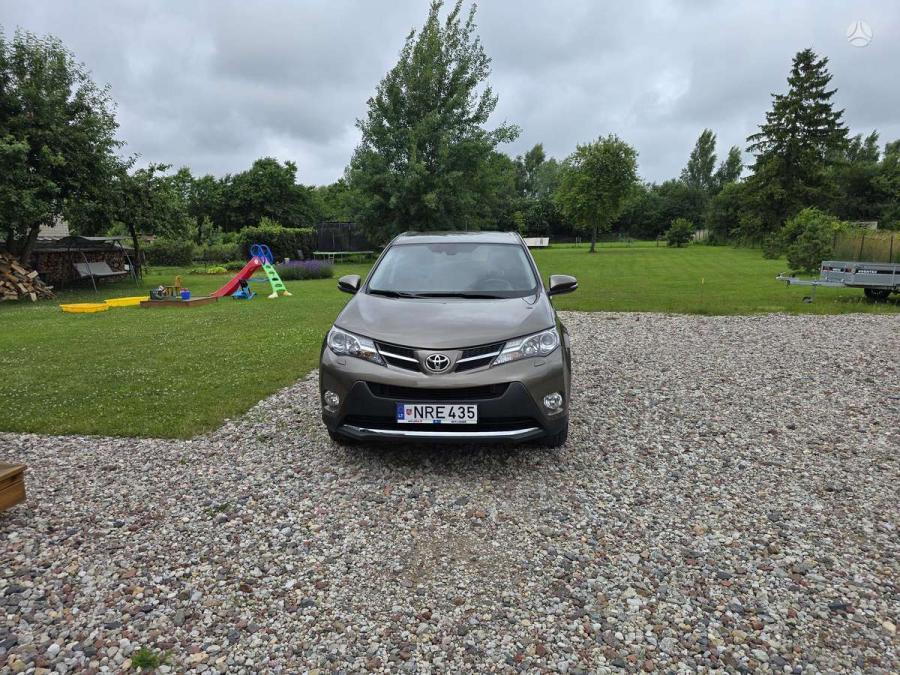 Brūns Toyota RAV4 2013 Klaipėda, ar dzinēja tilpumu 2.23 L un nobraukumu 114 tūkst. km par 12150 €, foto 9 vietnē AUTOMOTO.COM.LV