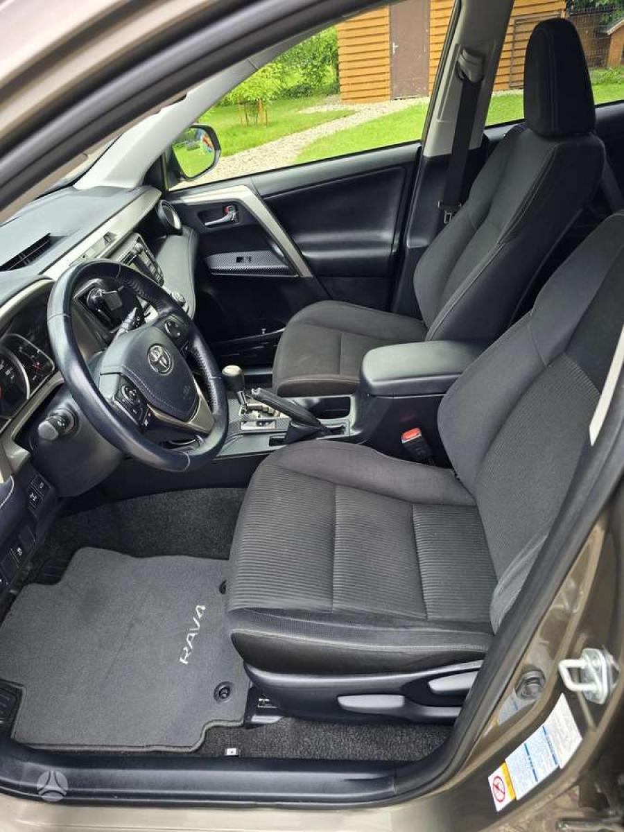 Brūns Toyota RAV4 2013 Klaipėda, ar dzinēja tilpumu 2.23 L un nobraukumu 114 tūkst. km par 12150 €, foto 10 vietnē AUTOMOTO.COM.LV