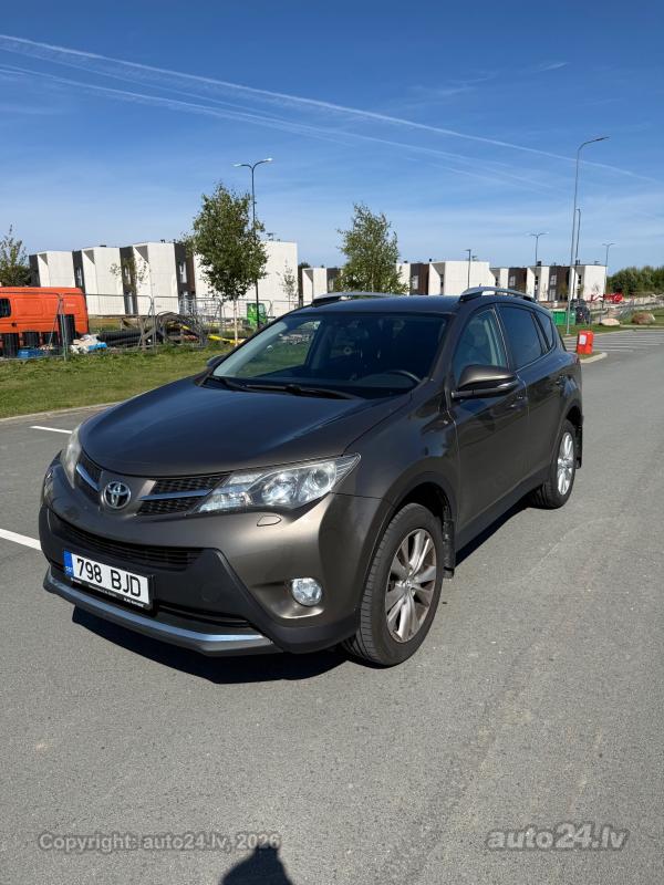 Brown Toyota RAV4 2013 in Tallinn, with an engine capacity of 2.00 L and mileage of 209 thousand km for 9500 €, photo 3 on AUTOMOTO.COM.LV