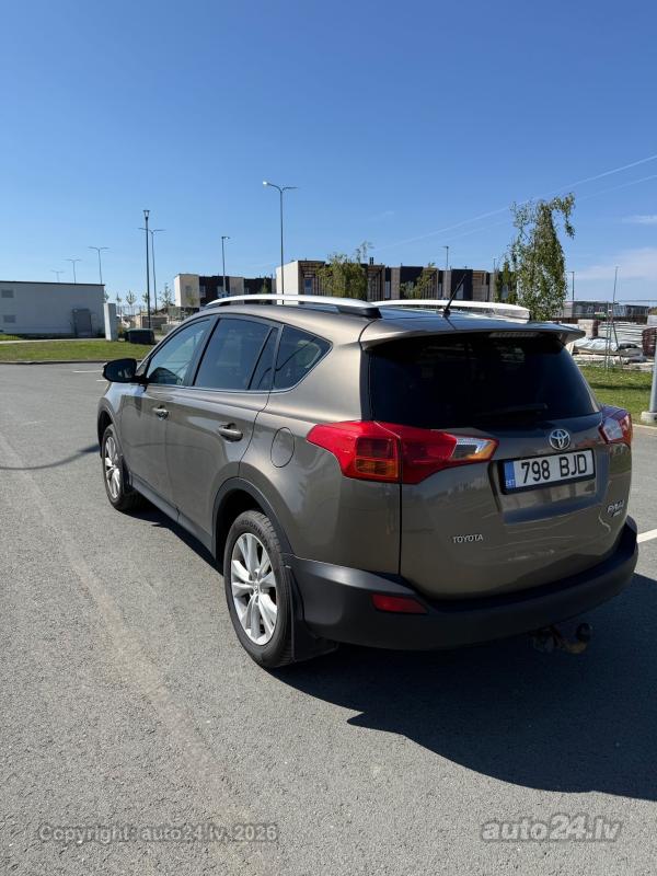 Brown Toyota RAV4 2013 in Tallinn, with an engine capacity of 2.00 L and mileage of 209 thousand km for 9500 €, photo 5 on AUTOMOTO.COM.LV