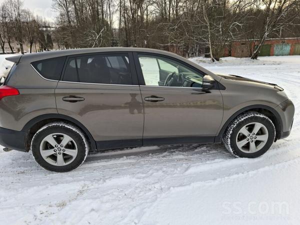 Brūns Toyota RAV4 2014 Cēsis, ar dzinēja tilpumu 2.00 L un nobraukumu 217 tūkst. km par 9500 €, foto 3 vietnē AUTOMOTO.COM.LV