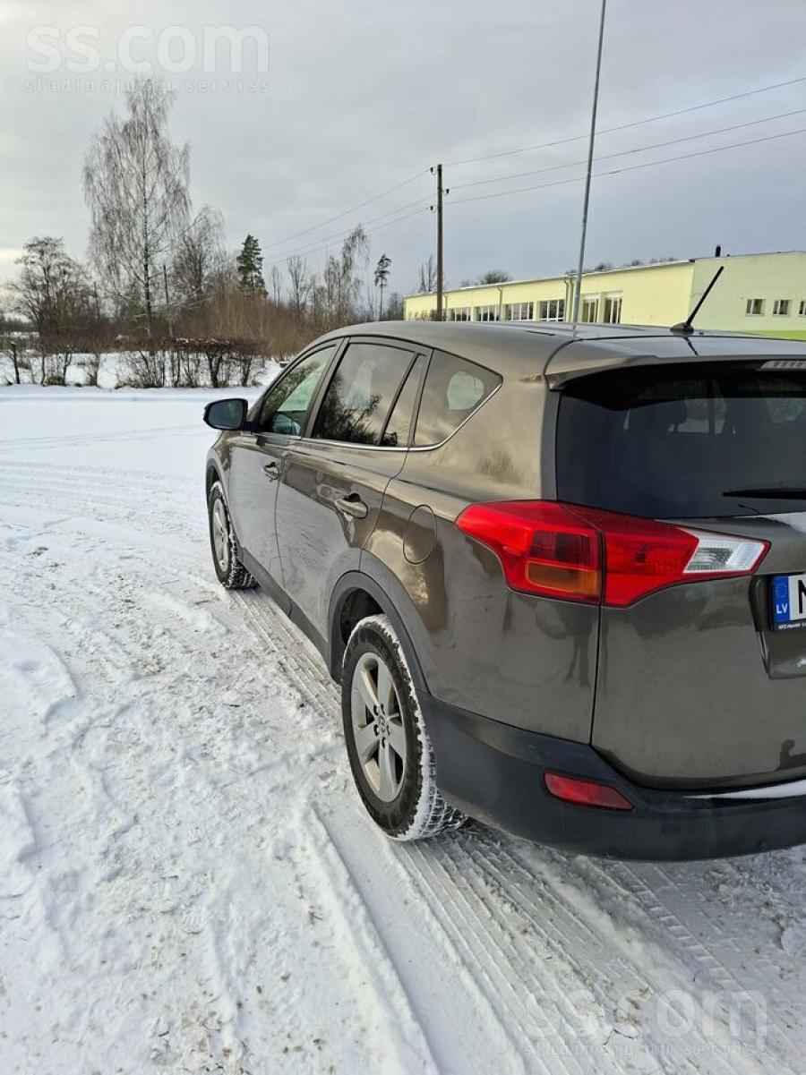 Brūns Toyota RAV4 2014 Cēsis, ar dzinēja tilpumu 2.00 L un nobraukumu 217 tūkst. km par 9500 €, foto 5 vietnē AUTOMOTO.COM.LV