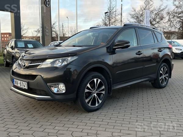 Brown Toyota RAV4 2014 in Liepaja, with an engine capacity of 2.00 L and mileage of 248 thousand km for 10600 €, photo 1 on AUTOMOTO.COM.LV