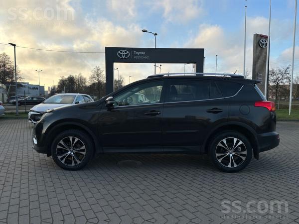 Brown Toyota RAV4 2014 in Liepaja, with an engine capacity of 2.00 L and mileage of 248 thousand km for 10600 €, photo 2 on AUTOMOTO.COM.LV