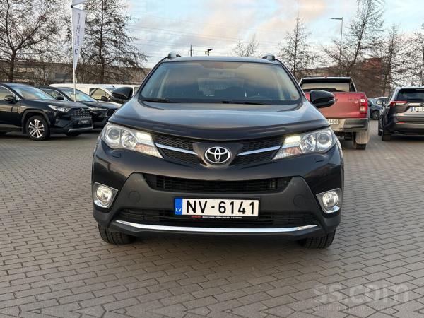 Brown Toyota RAV4 2014 in Liepaja, with an engine capacity of 2.00 L and mileage of 248 thousand km for 10600 €, photo 7 on AUTOMOTO.COM.LV