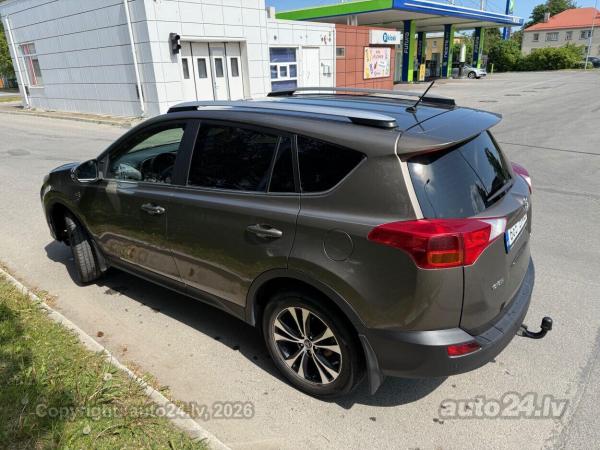 Brūns Toyota RAV4 2014 Tallina, ar dzinēja tilpumu 2.00 L un nobraukumu 203 tūkst. km par 10500 €, foto 2 vietnē AUTOMOTO.COM.LV