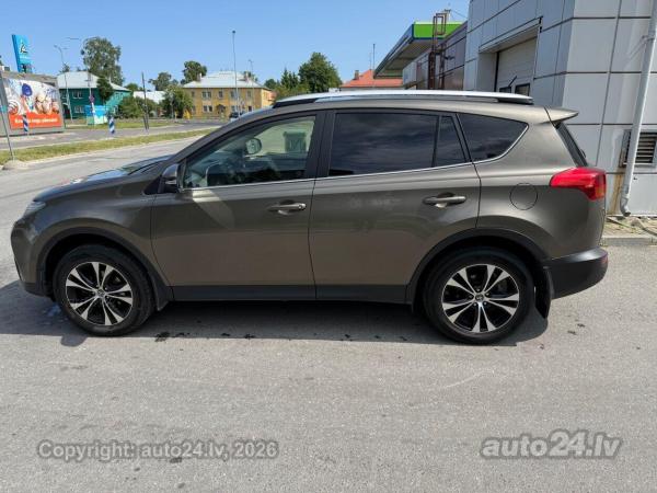 Brūns Toyota RAV4 2014 Tallina, ar dzinēja tilpumu 2.00 L un nobraukumu 203 tūkst. km par 10500 €, foto 5 vietnē AUTOMOTO.COM.LV