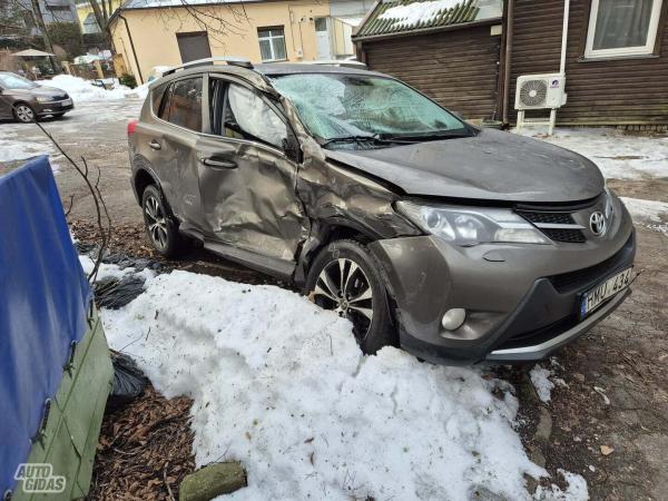 Brūns Toyota RAV4 2014 Viļņa, ar dzinēja tilpumu 2.00 L un nobraukumu 187 tūkst. km par 4200 €, foto 3 vietnē AUTOMOTO.COM.LV