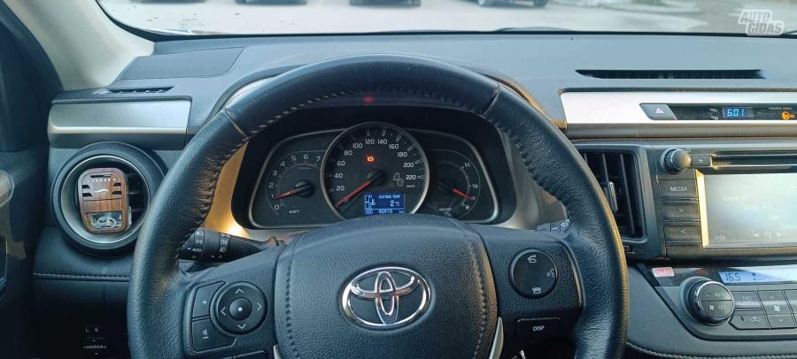 Brūns Toyota RAV4 2014 Klaipėda, ar dzinēja tilpumu 2.00 L un nobraukumu 46 tūkst. km par 18000 €, foto 12 vietnē AUTOMOTO.COM.LV