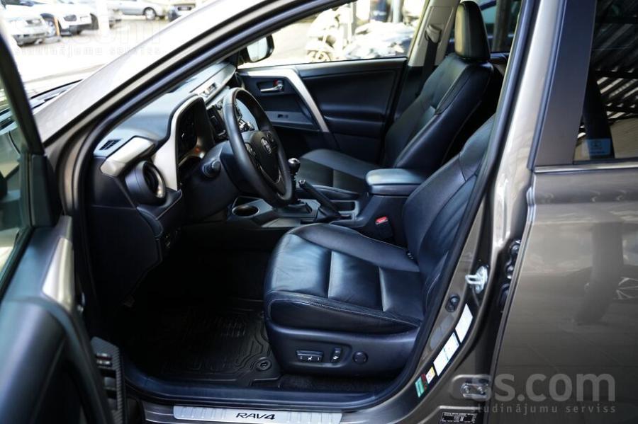 Brūns Toyota RAV4 2014 Rīga, ar dzinēja tilpumu 2.20 L un nobraukumu 115 tūkst. km par 12990 €, foto 11 vietnē AUTOMOTO.COM.LV