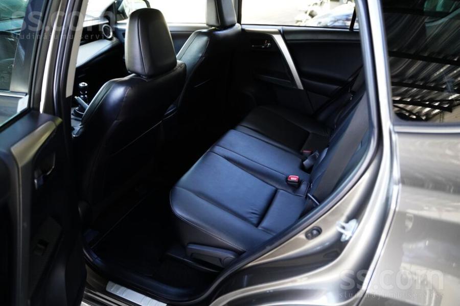 Brūns Toyota RAV4 2014 Rīga, ar dzinēja tilpumu 2.20 L un nobraukumu 115 tūkst. km par 12990 €, foto 15 vietnē AUTOMOTO.COM.LV