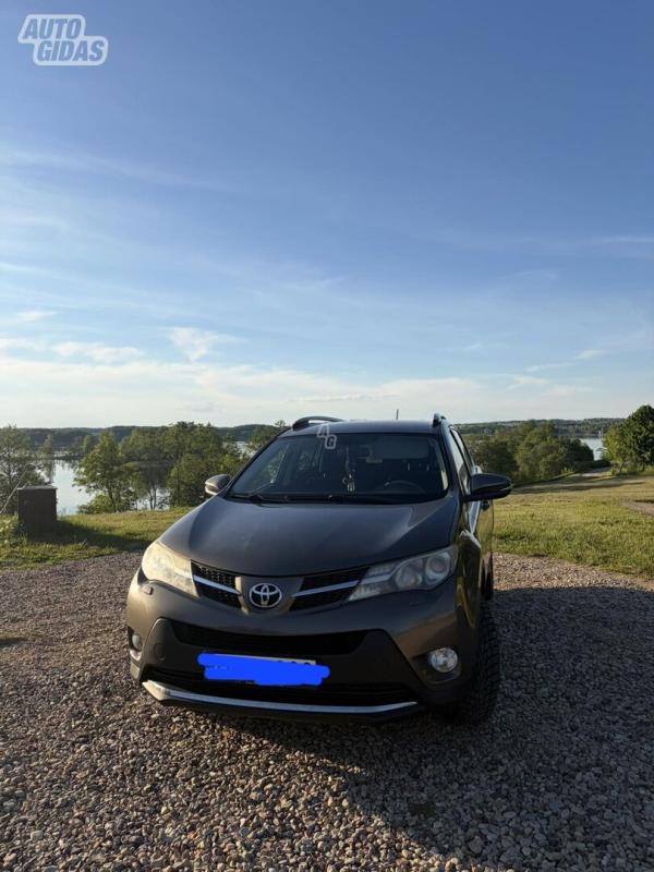 Brown Toyota RAV4 2014 in Utena, with an engine capacity of 2.00 L and mileage of 231 thousand km for 16500 €, photo 3 on AUTOMOTO.COM.LV