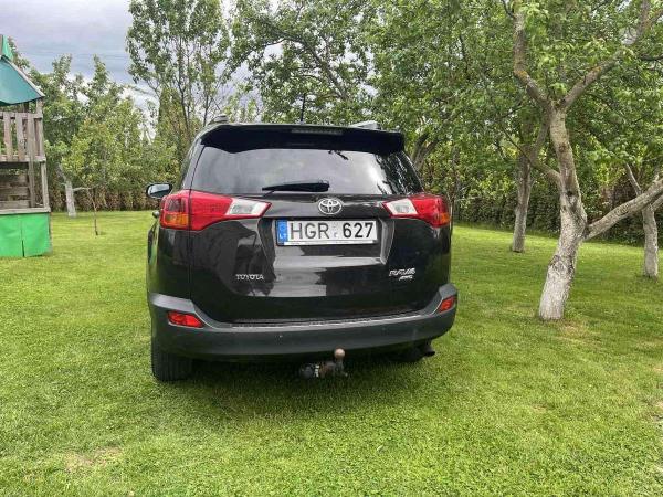 Brown Toyota RAV4 2014 in Vilnius, with an engine capacity of 1.99 L and mileage of 136 thousand km for 14200 €, photo 3 on AUTOMOTO.COM.LV