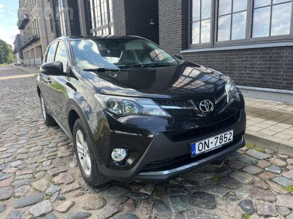 Brown Toyota RAV4 2014 in Riga, with an engine capacity of 2.00 L and mileage of 212 thousand km for 11650 €, photo 2 on AUTOMOTO.COM.LV