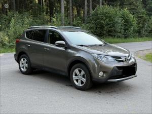 Brown Toyota RAV4 2014 in Jonava, with an engine capacity of 2.00 L and mileage of 227 thousand km for 11450 €, photo 4 on AUTOMOTO.COM.LV
