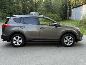 Brown Toyota RAV4 2014 in Jonava, with an engine capacity of 2.00 L and mileage of 227 thousand km for 11450 €, photo 5 on AUTOMOTO.COM.LV