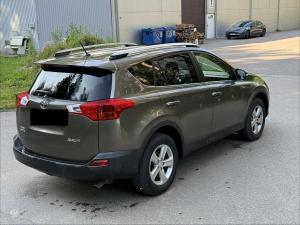 Brown Toyota RAV4 2014 in Jonava, with an engine capacity of 2.00 L and mileage of 227 thousand km for 11450 €, photo 7 on AUTOMOTO.COM.LV