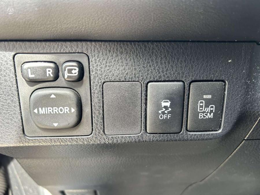 Brūns Toyota RAV4 2014 Viļņa, ar dzinēja tilpumu 2.00 L un nobraukumu 198 tūkst. km par 12500 €, foto 16 vietnē AUTOMOTO.COM.LV
