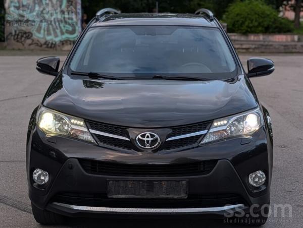 Brown Toyota RAV4 2014 in Jurmala, with an engine capacity of 2.00 L and mileage of 0 thousand km for 11500 €, photo 7 on AUTOMOTO.COM.LV