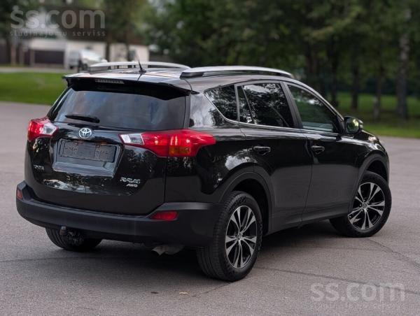 Brown Toyota RAV4 2014 in Jurmala, with an engine capacity of 2.00 L and mileage of 0 thousand km for 11500 €, photo 3 on AUTOMOTO.COM.LV