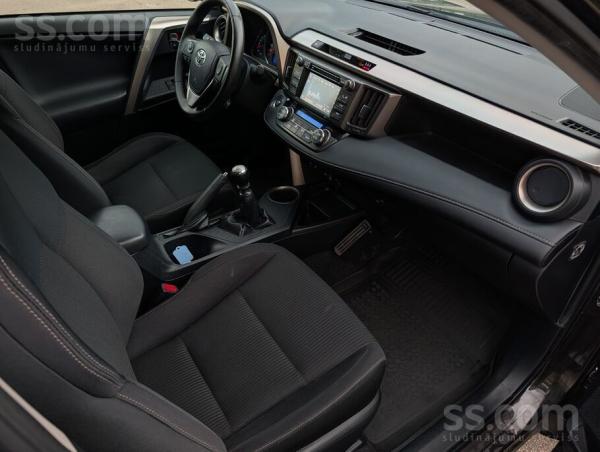 Brown Toyota RAV4 2014 in Jurmala, with an engine capacity of 2.00 L and mileage of 0 thousand km for 11500 €, photo 10 on AUTOMOTO.COM.LV