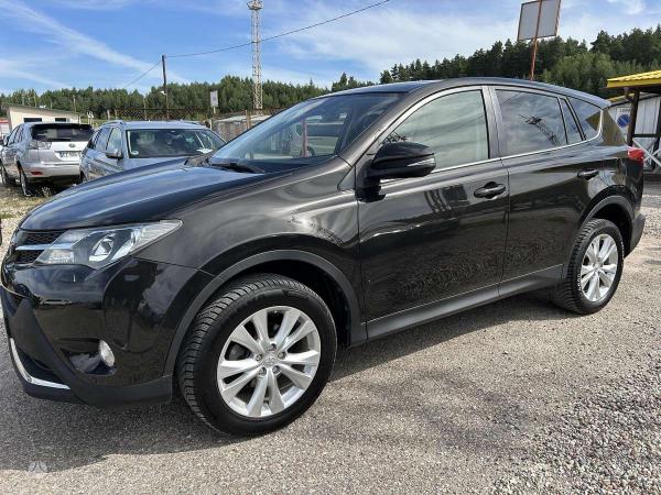 Brown Toyota RAV4 2014 in Vilnius, with an engine capacity of 2.00 L and mileage of 197 thousand km for 12500 €, photo 1 on AUTOMOTO.COM.LV